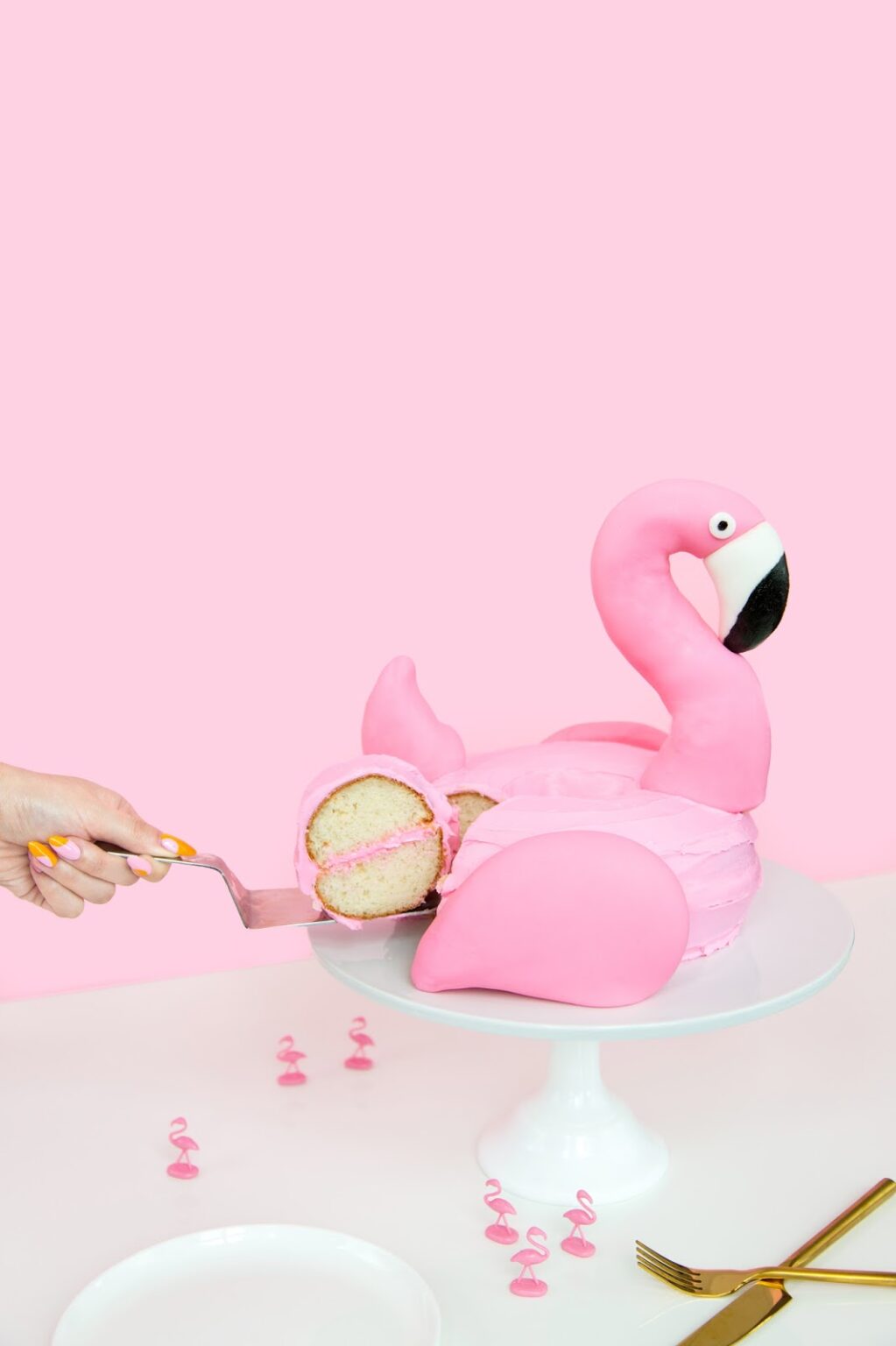 DIY Flamingo Pool Float Cake – Aww Sam