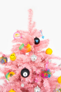 DIY 90’s Throwback Tree Ornaments – Aww Sam