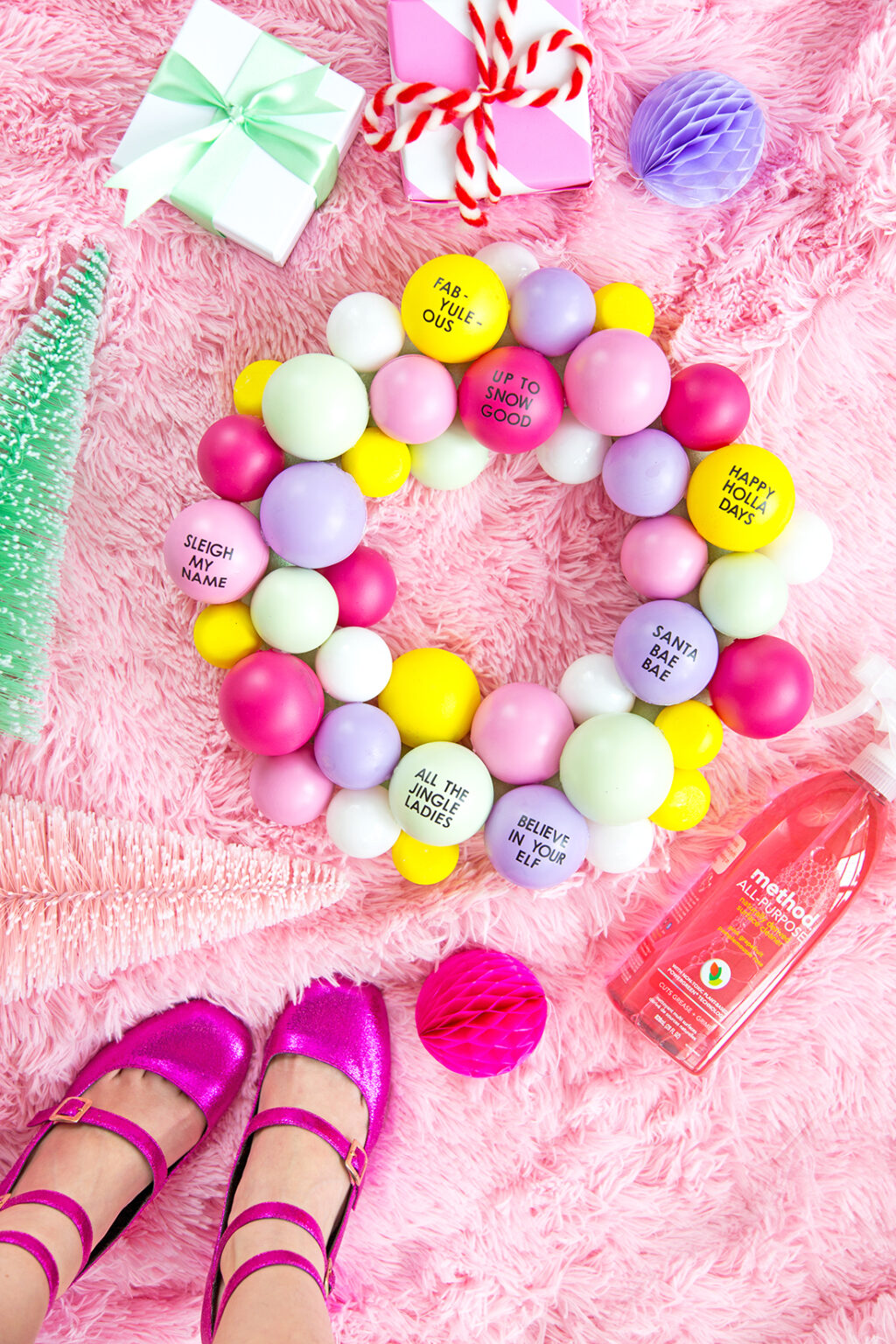 DIY Pun Ornament Wreath – Aww Sam