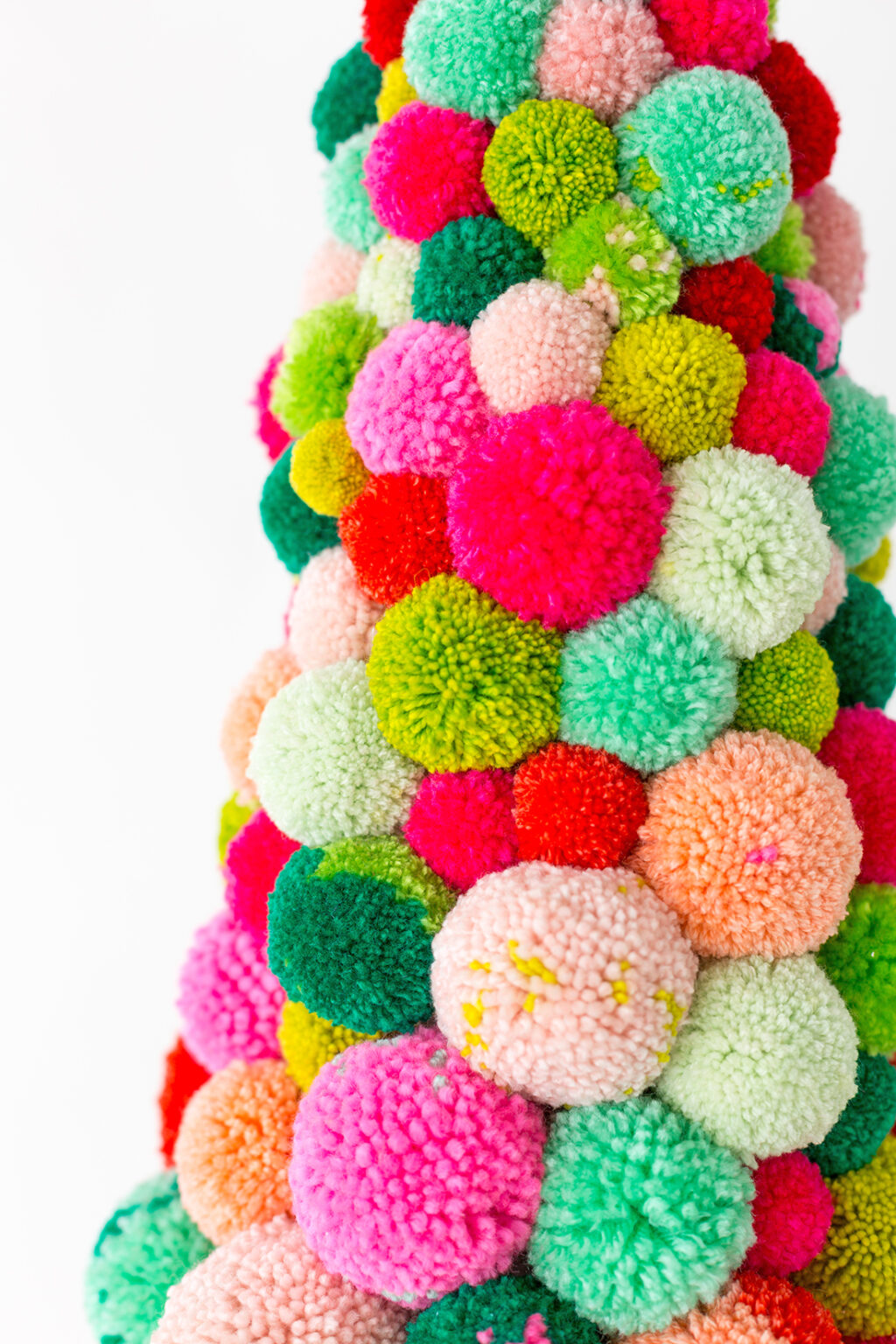 DIY Pom Pom Christmas Tree – Aww Sam