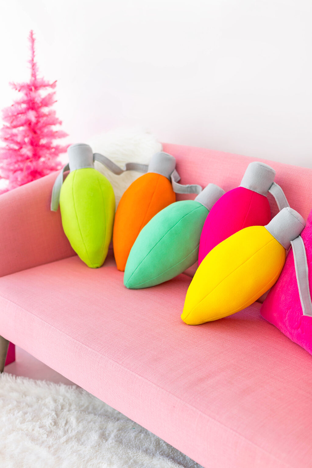 DIY Holiday Light Pillows – Aww Sam