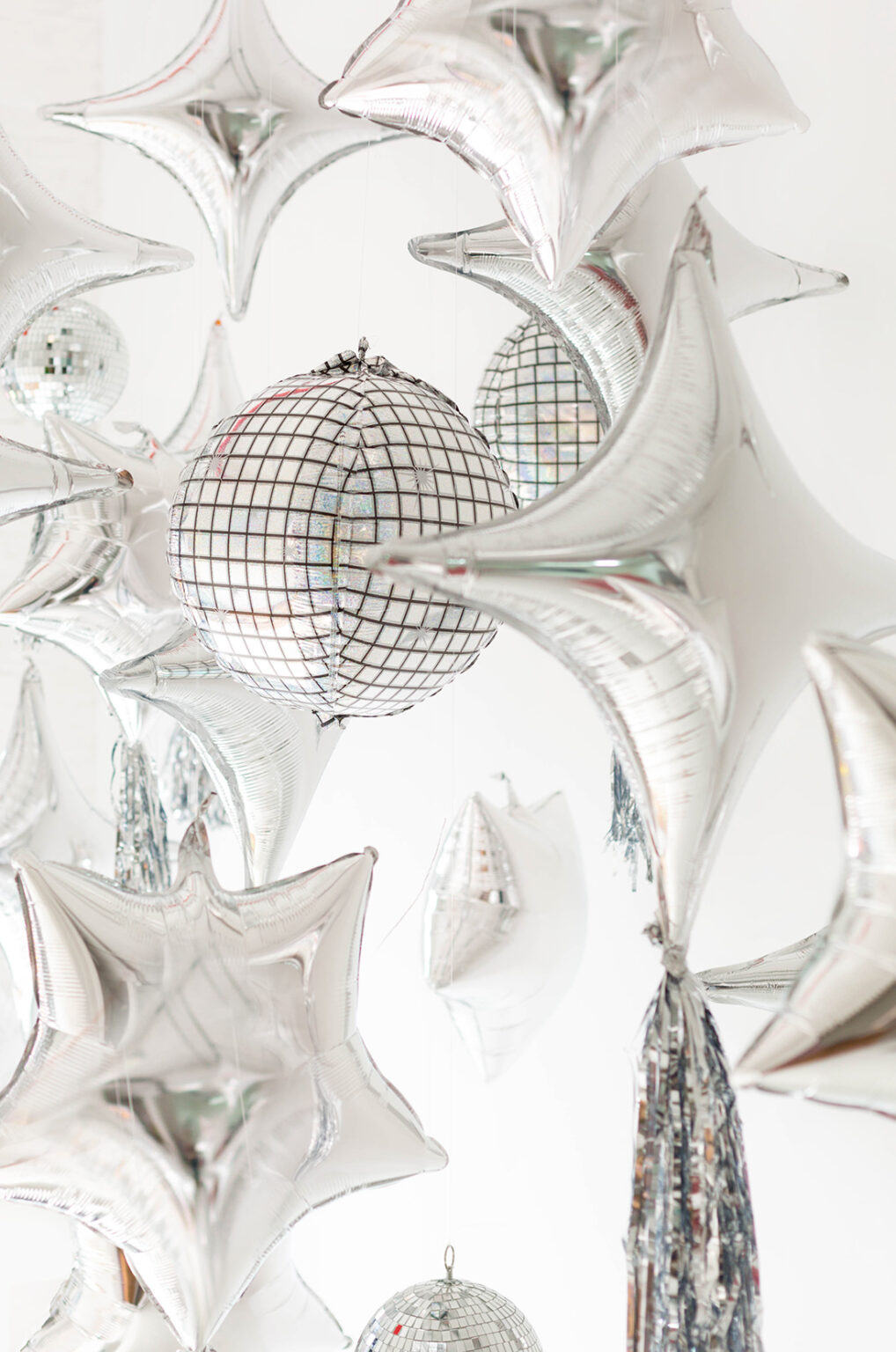 DIY Silver Disco New Year’s Backdrop – Aww Sam