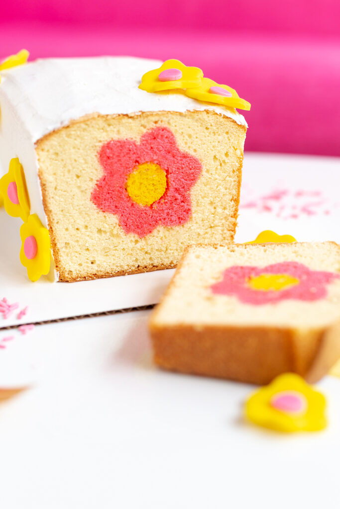 Hidden Design Flower Cake – Aww Sam